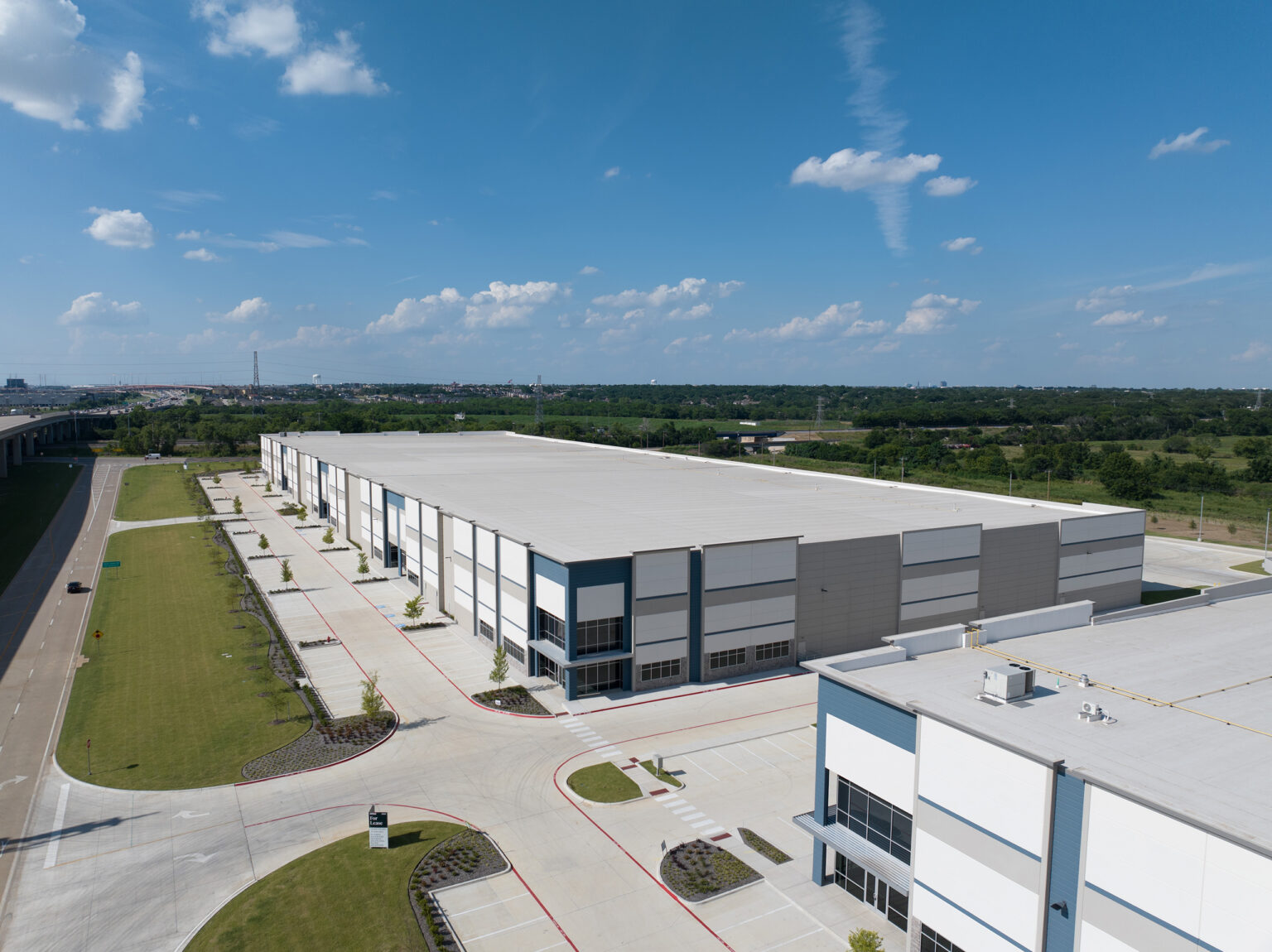 New 252,592 Sq. Ft. Lease Signed at GSW Commerce Center in Grand ...